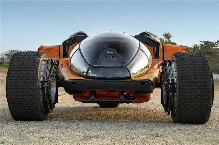 கல்கி படத்திற்காக உருவாக்கப்பட்ட வாகனம்.. 'புஜ்ஜி' காரா இல்ல கப்பலா ...