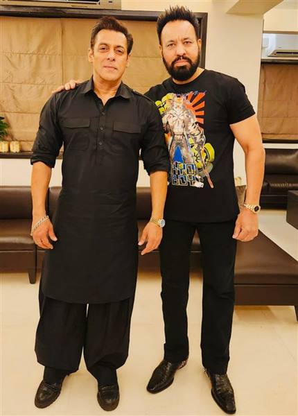 பாலிவுட் சினிமாவின் பணக்கார பாடி கார்டுகளின் லிஸ்ட்.. வருட வருமானம் ...