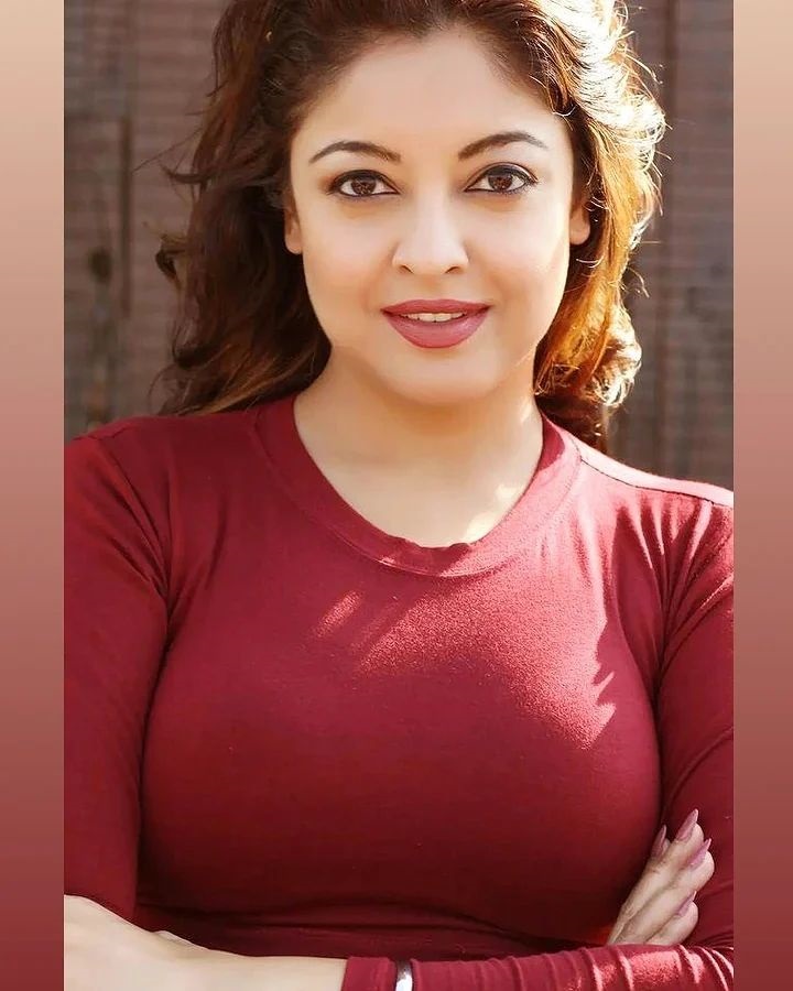 तनुश्री दत्ता के साथ आखिर सेट पर क्या हुआ? खुद को कर लिया था वैन में लॉक, फिर नाना पाटेकर की ...