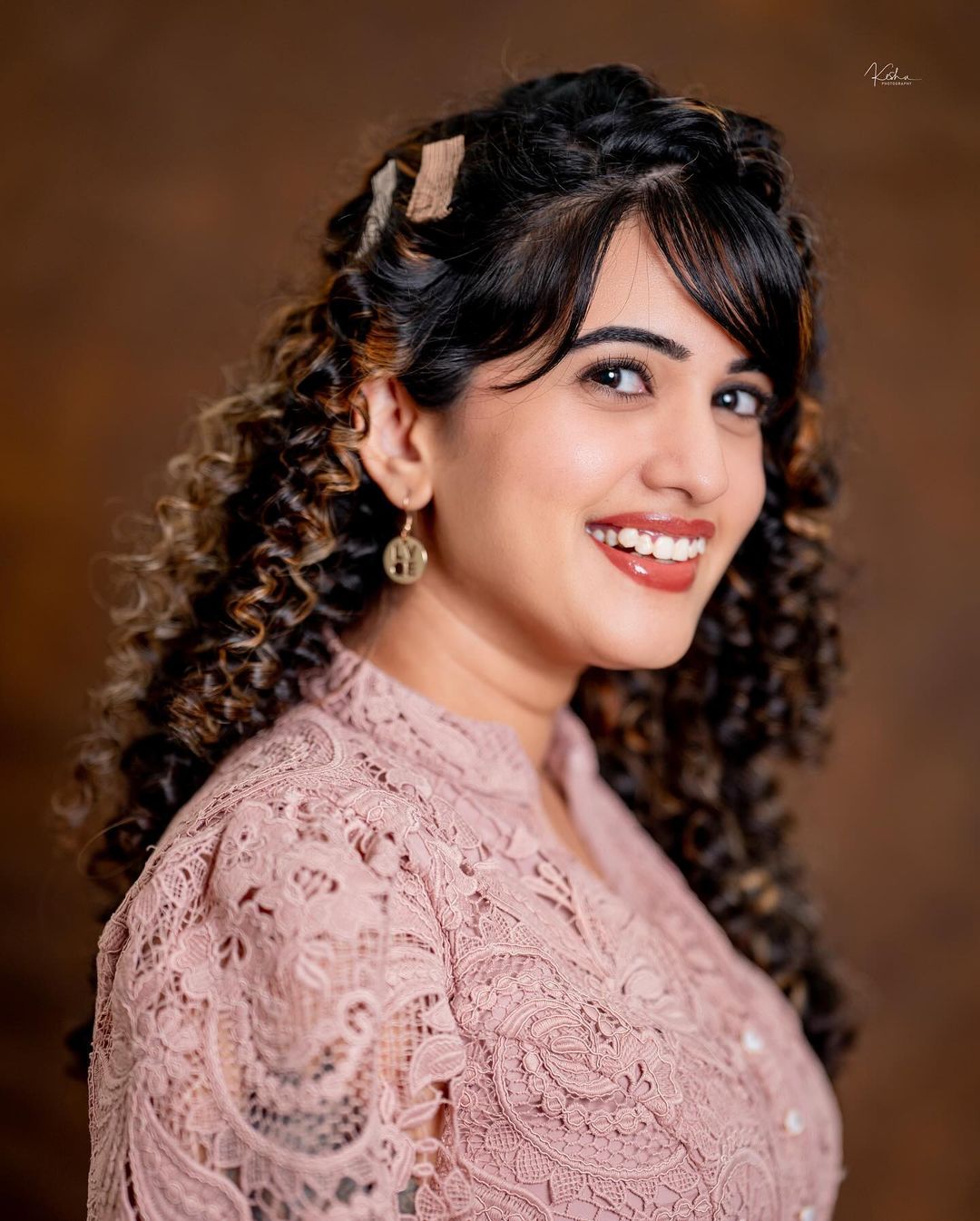 డోస్ పెంచిన స్రవంతి చొక్కారపు.. హాట్ ట్రీట్‌తో హీటెక్కిస్తున్న బ్యూటీ ...