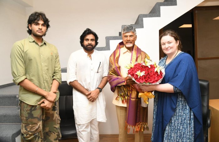 TDP Leader Chandrababu Naidu Meets Pawan Kalyan Photos | Chandra Babu Naidu Victory | Pawan ...