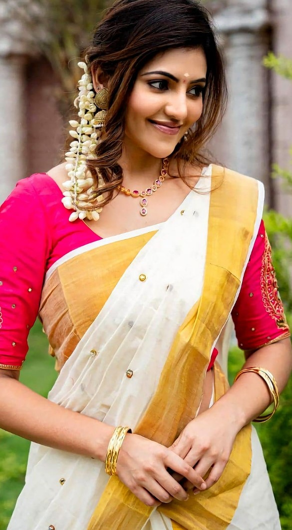 சேலையில் ஸ்லிம்மா ஷேப்பா த்ரிஷா மாறி தெரியனுமா? ஜஸ்ட் இந்த டிப்ஸை ஃபாலோ ...