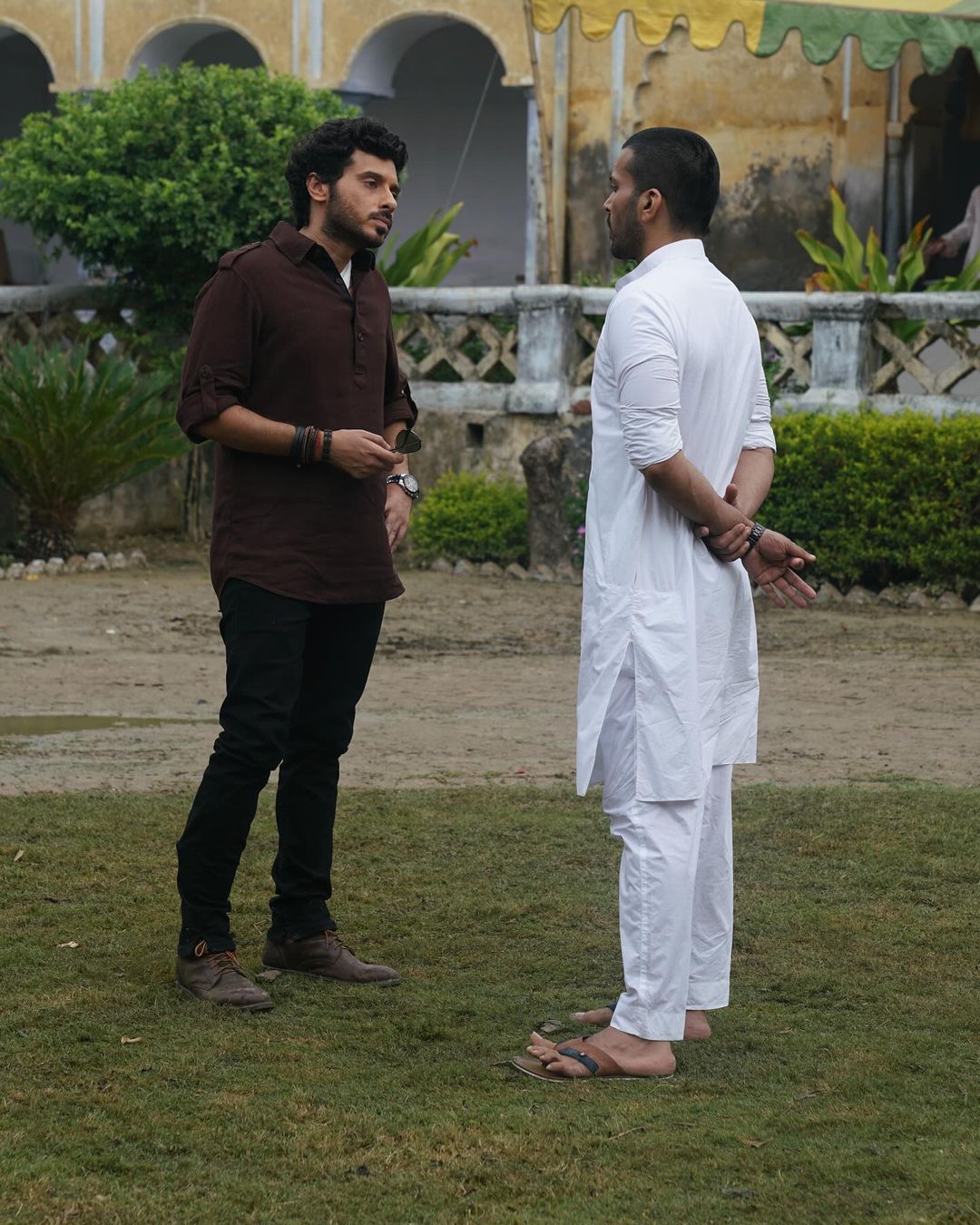 क्या मिर्जापुर में 'शरद शुक्ला' को मार दिया जाना चाहिए था? जानिए अपने ...