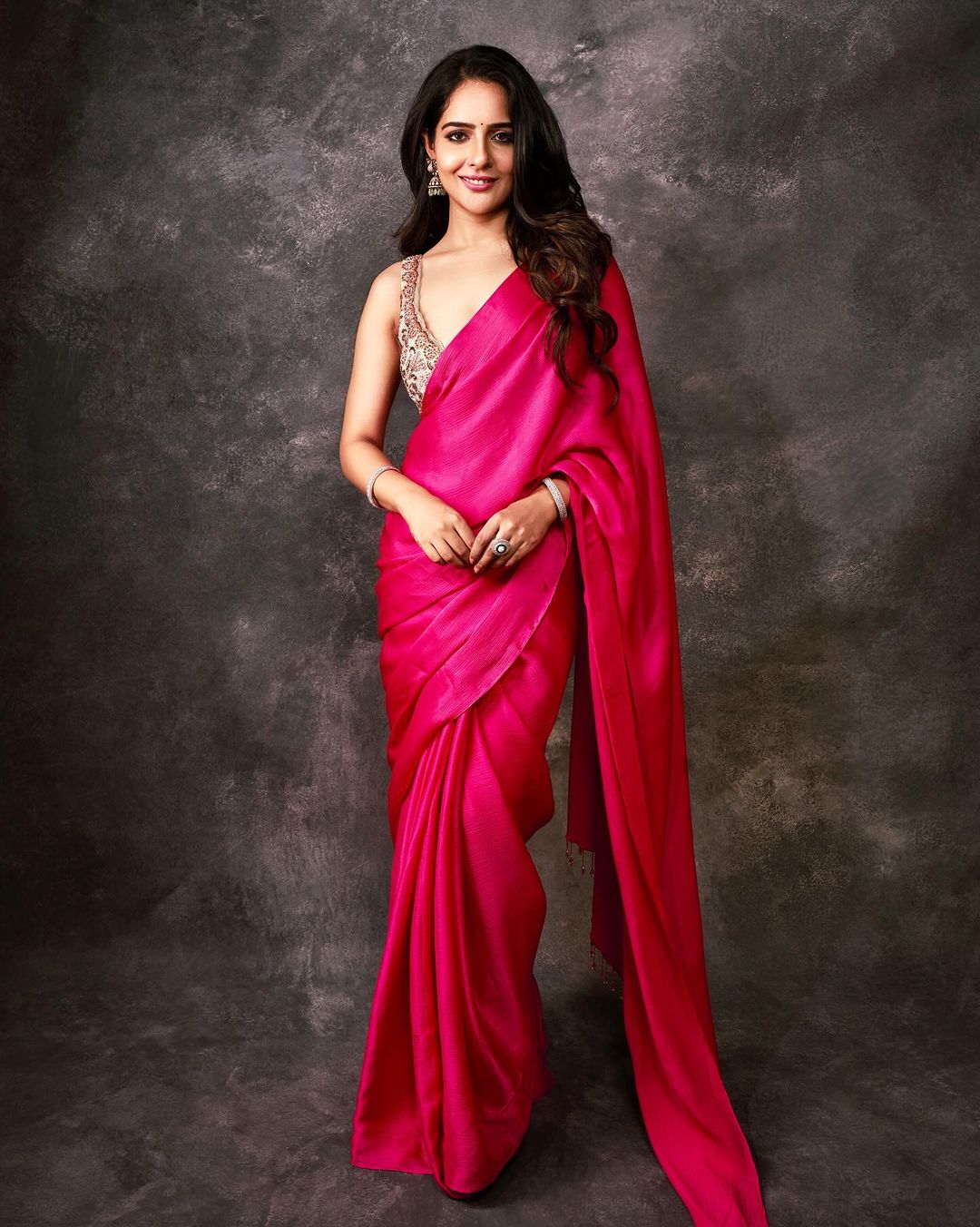 రాజ్‌ తరుణ్-లావణ్య మధ్యలో మల్వీ మల్హోత్రా.. వైరల్ అవుతున్న రిలేషన్ ...