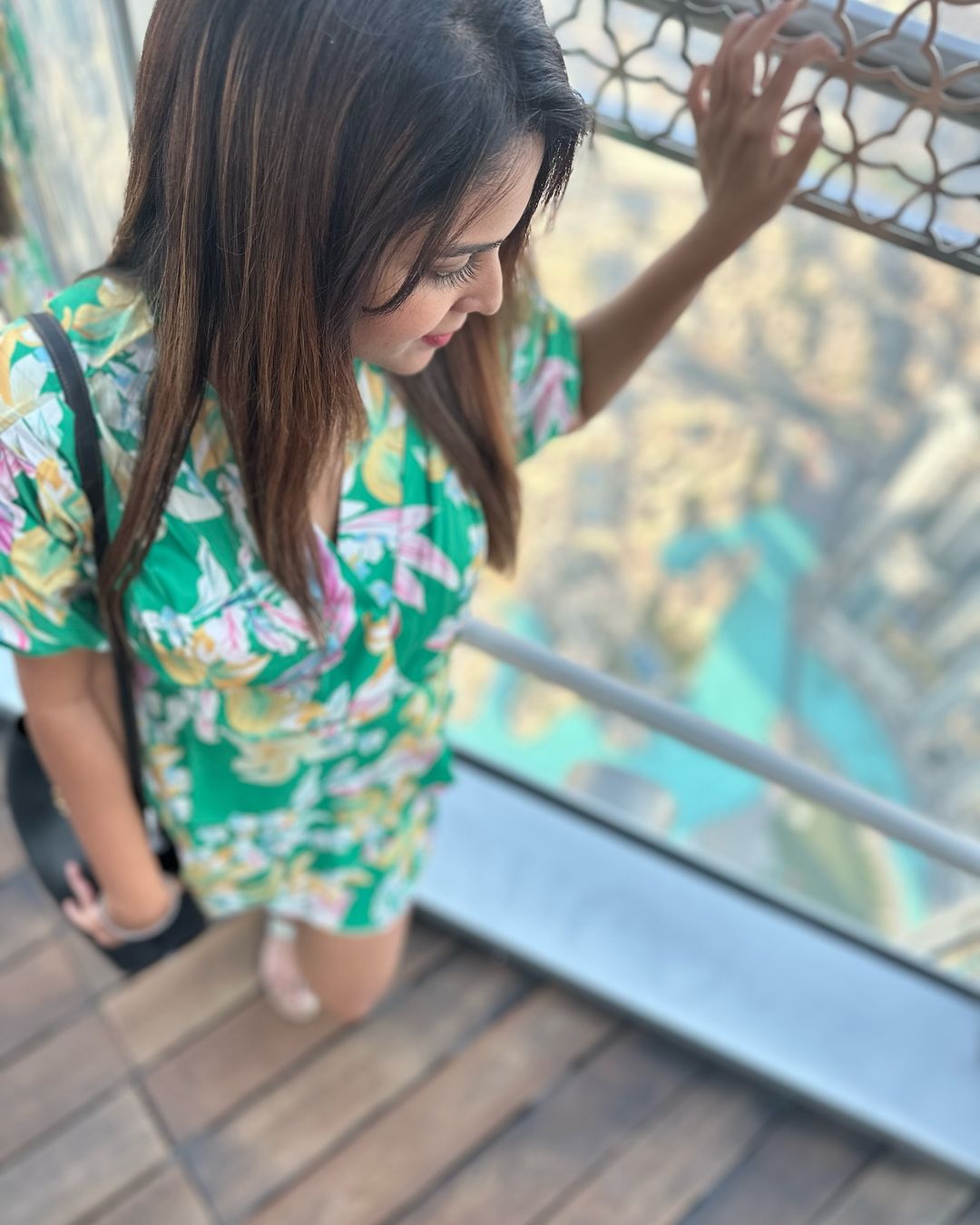 வெளிநாட்டில் ஜாலி ட்ரிப்.. நடிகை சாந்தினியின் வகேசன் போட்டோஸ் ...