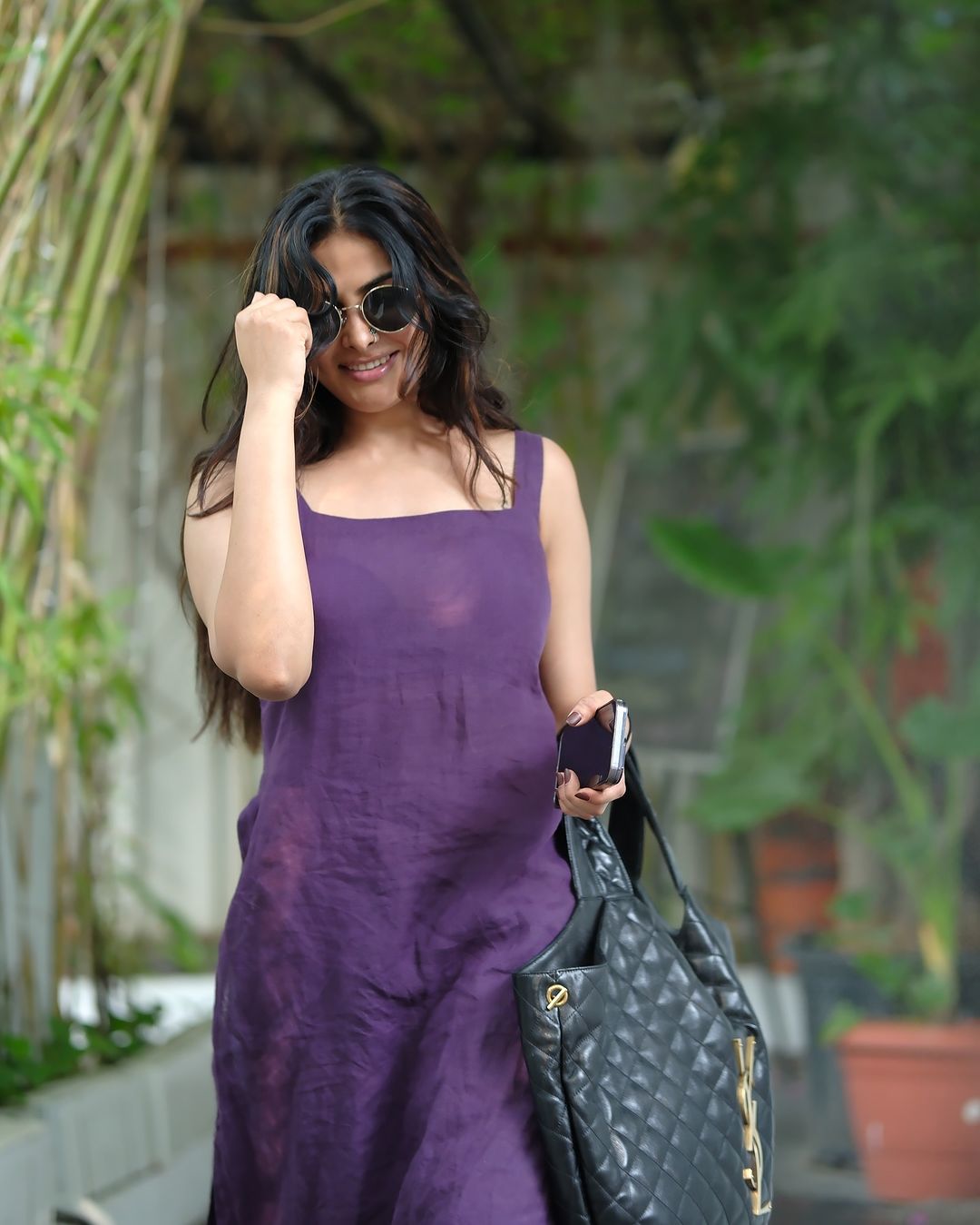 చూడొద్దు అంటే, చూడం మానేస్తావా.. ఒంపు సొంపులతో చిత్తు చేస్తున్న దివి ...