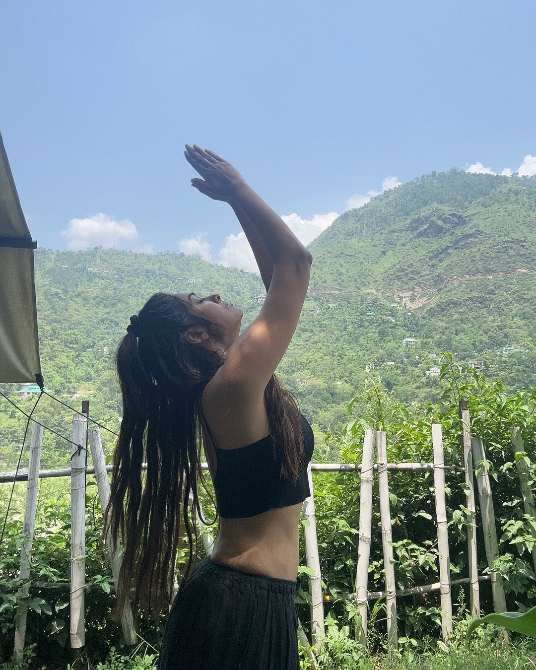 నడుము అందాల షోతో సెగలు పుట్టిస్తున్న దివి వాద్యా.. భామ జోరుకు ...