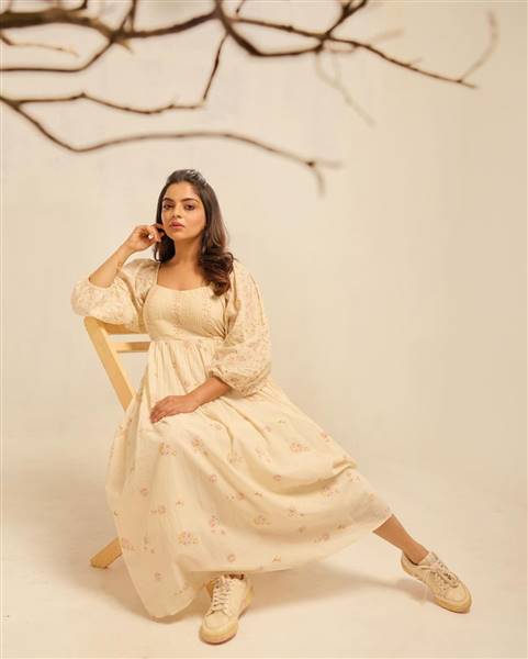 'வெற்றிவேல்' பட நடிகையை நினைவிருக்கா? மலையாள சினிமாவில் கலக்கும் நிகிலா ...