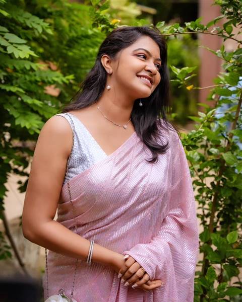 காட்டன் புடவையில் கலக்கல் போஸ்.. சீரியல் நடிகையின் லேட்டஸ்ட் க்ளிக்ஸ் ...