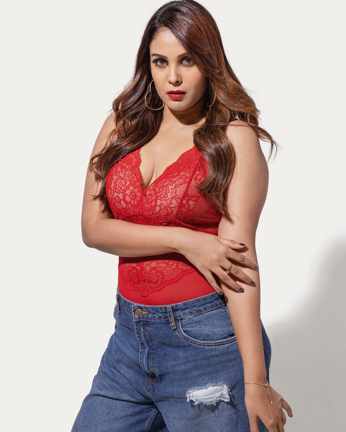 கிளாமரில் ரசிகர்களை திணறடிக்கும் சாந்தினி.. வெளியான லேட்டஸ்ட் கிளிக்ஸ்! | Chandini Looks Hot In ...