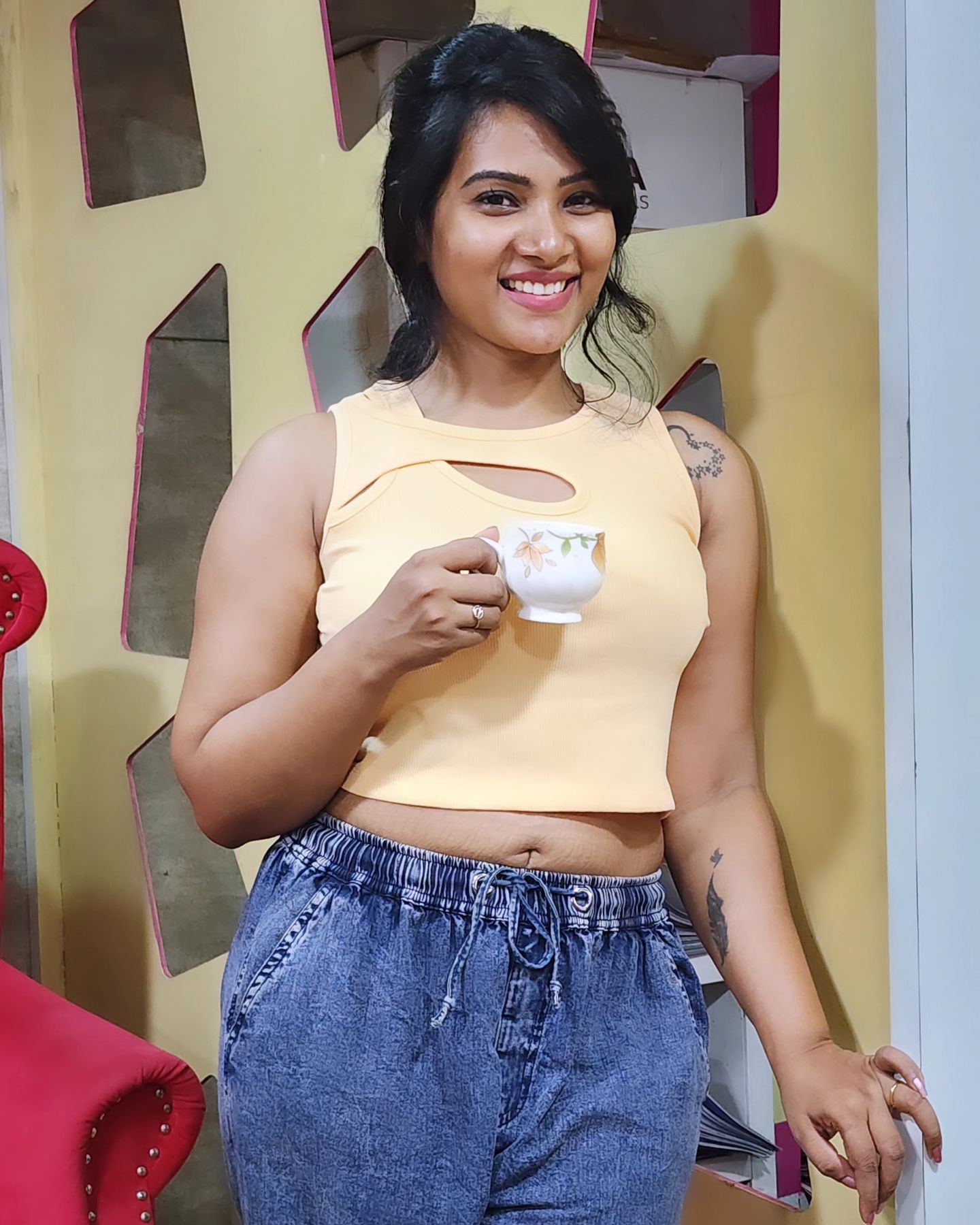 கையில் காபி கப்புடன்.. கூலாக போஸ் கொடுத்த குக் வித் கோமாளி திவ்யா துரைசாமி.. லேட்டஸ்ட் கிளிக்ஸ் ...