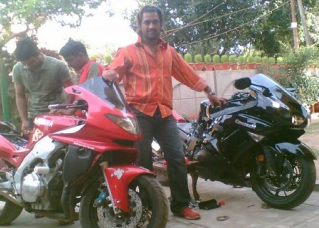 தோனி பைக்ஸ்: ராஜ்தூத் முதல் ஃபேட் பாய் வரை.. 'தல' தோனியின் பைக் கலெக்‌ஷன்! | Dhoni Bike ...