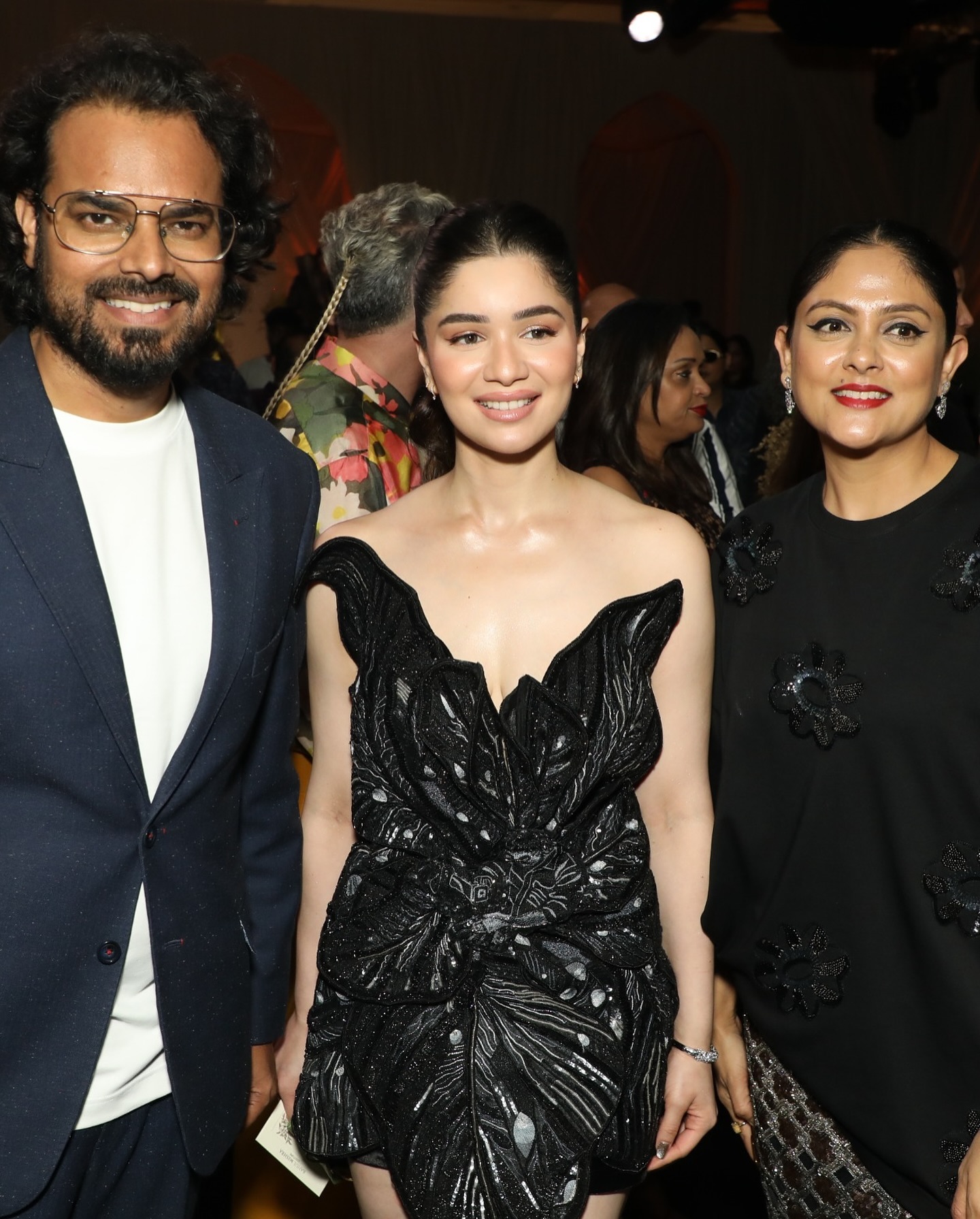 సారా టెండూల్కర్ అందాల ముందు హీరోయిన్స్‌ కూడా దిగదుడుపే! | Even Heroines ...