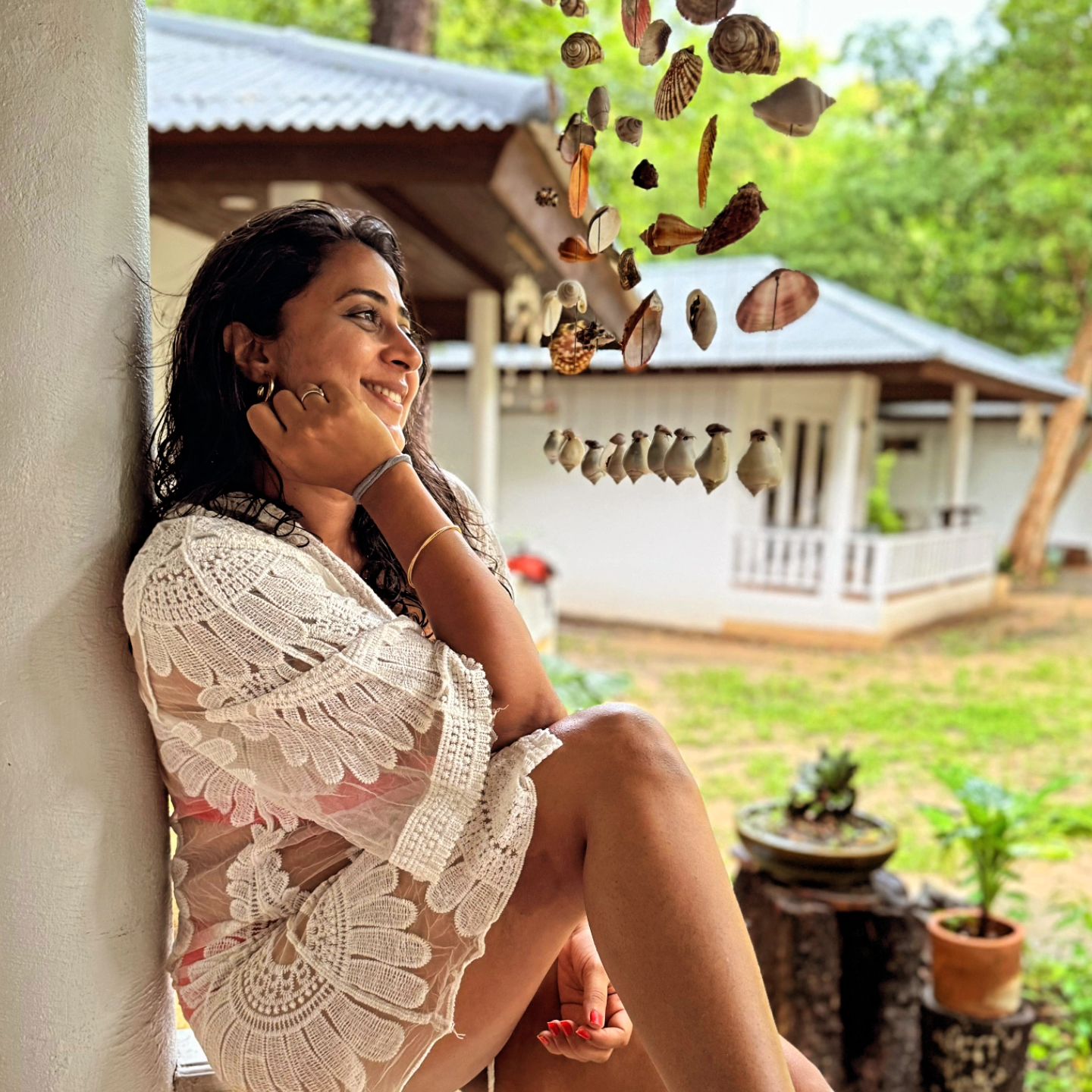 பிகினி உடையில் கிளாமர் போஸ் கொடுத்த 'எதிர்நீச்சல்' சீரியல் நடிகை ...