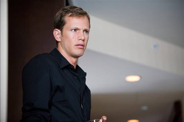 கொடூரமாக கொல்லப்படும் நண்பர்கள்.. பார்த்து ரசிக்கும் நண்பன்.. இப்படி ...