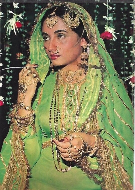 कंजी आंखें और मासूम सी मुस्कान...पहली ही फिल्म से रातों-रात बनीं स्टार ...