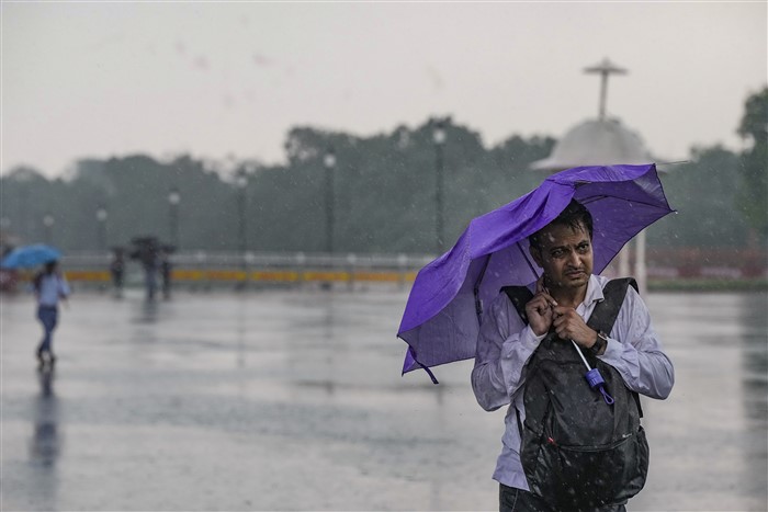 Photos: ನವದೆಹಲಿಯಲ್ಲಿ ತಂಪನೆರೆದ ಮಳೆರಾಯ | Here Are The Cool Rain Scenes In ...