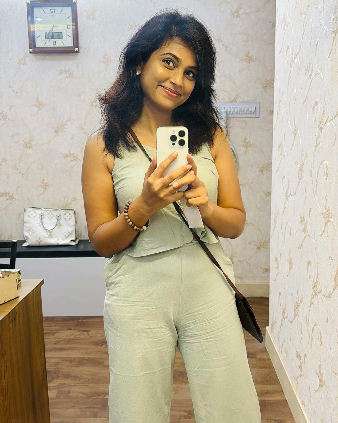 இந்தப் புன்னகை என்ன விலை.. ரம்யா பாண்டியனின் லேட்டஸ்ட் இன்ஸ்டா கிளிக்ஸ் ...