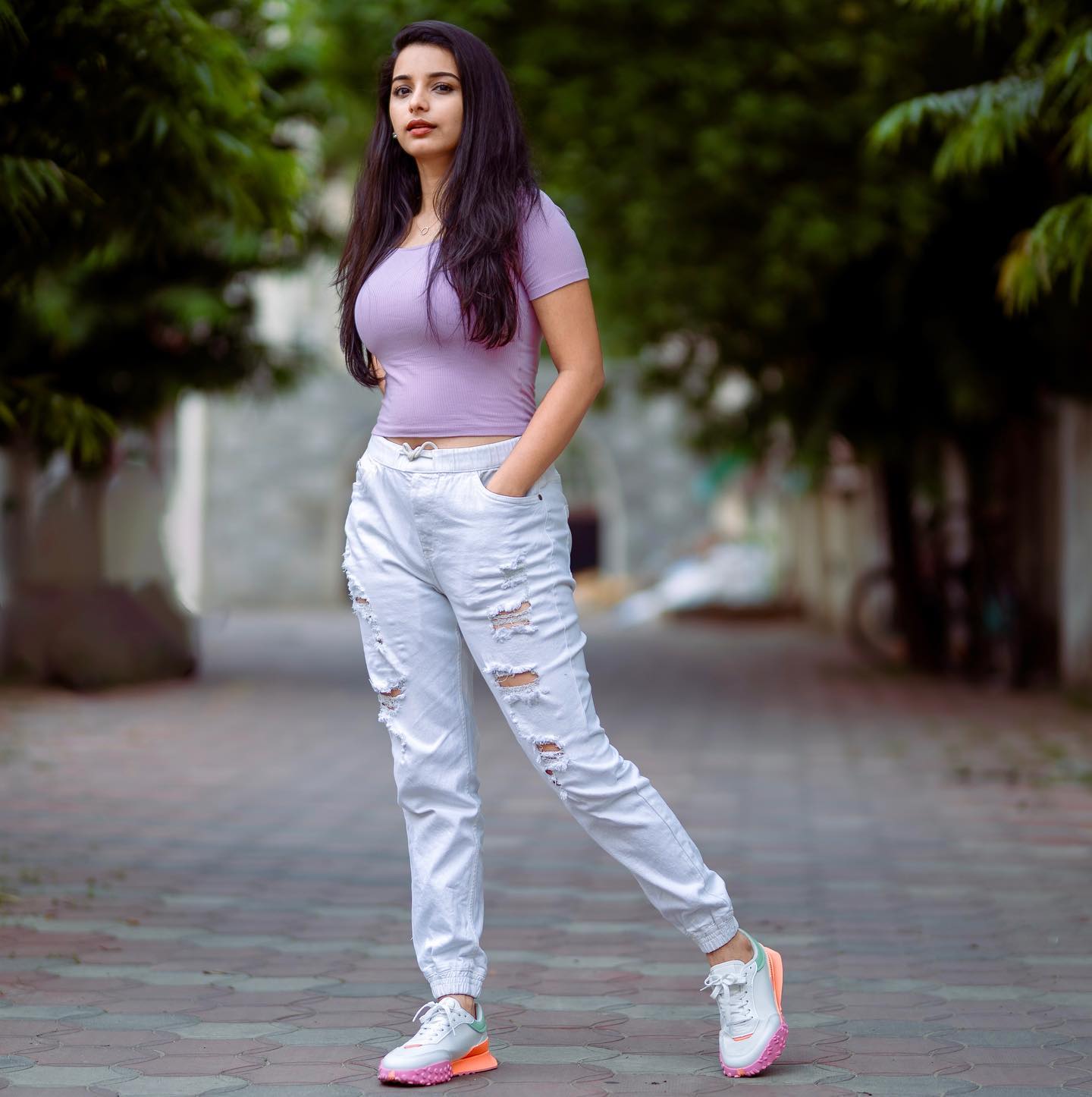 கிளாமர் போட்டோஷூட் நடித்திய பாண்டியன் ஸ்டோர்ஸ் சீரியல் நடிகை.. வெளியான லேட்டஸ்ட் கிளிக்ஸ் ...