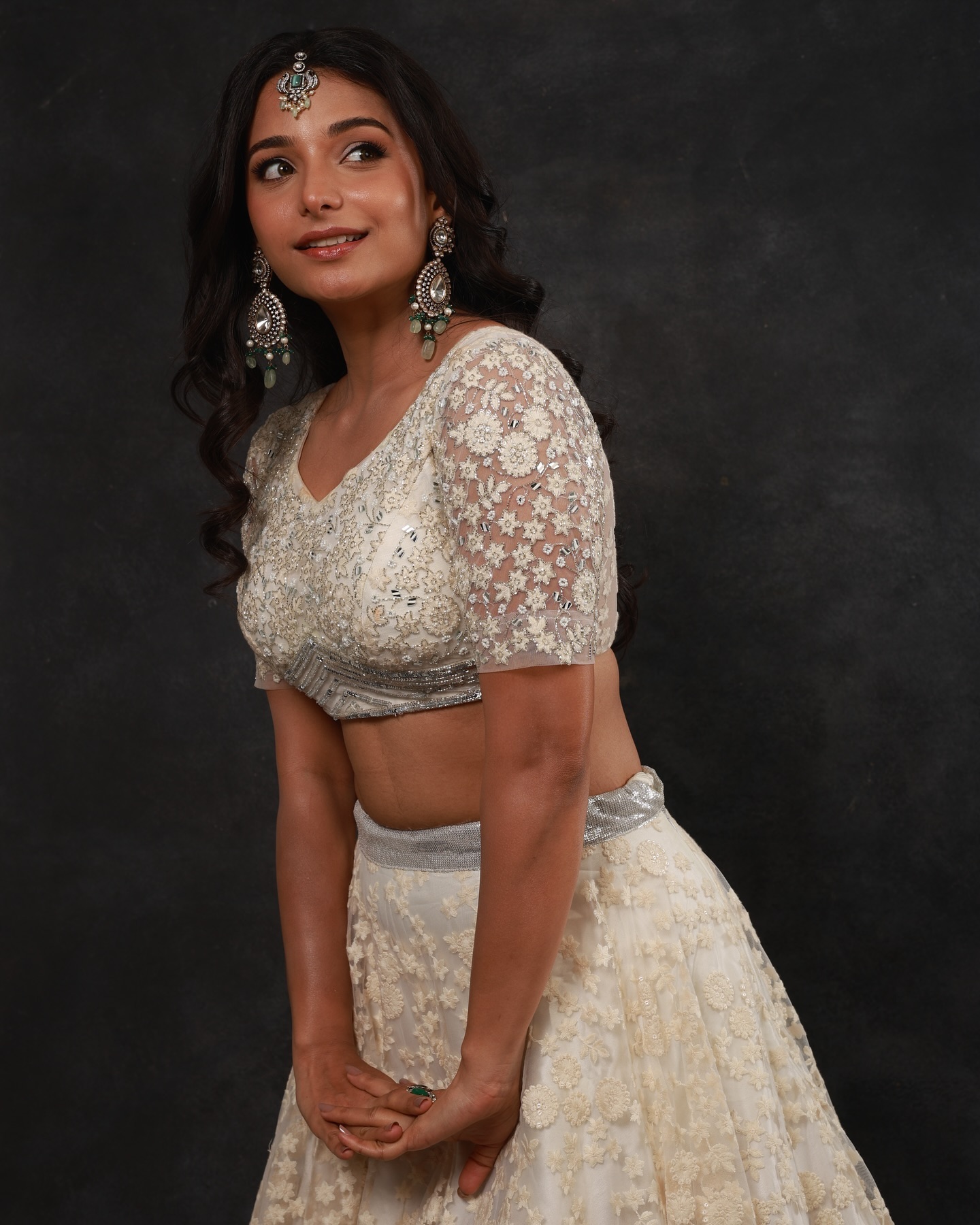 கிளாமர் போட்டோஷூட் நடித்திய பாண்டியன் ஸ்டோர்ஸ் சீரியல் நடிகை.. வெளியான லேட்டஸ்ட் கிளிக்ஸ் ...