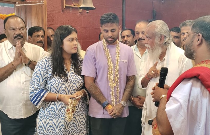 Suryakumar Yadav: ಪತ್ನಿ ದೇವಿಶಾ ಜೊತೆ ಕಾಪು ಮಾರಿಗುಡಿಗೆ ಭೇಟಿ ಕೊಟ್ಟ ಸೂರ್ಯಕುಮಾರ್ ಯಾದವ್ | Suryakumar ...