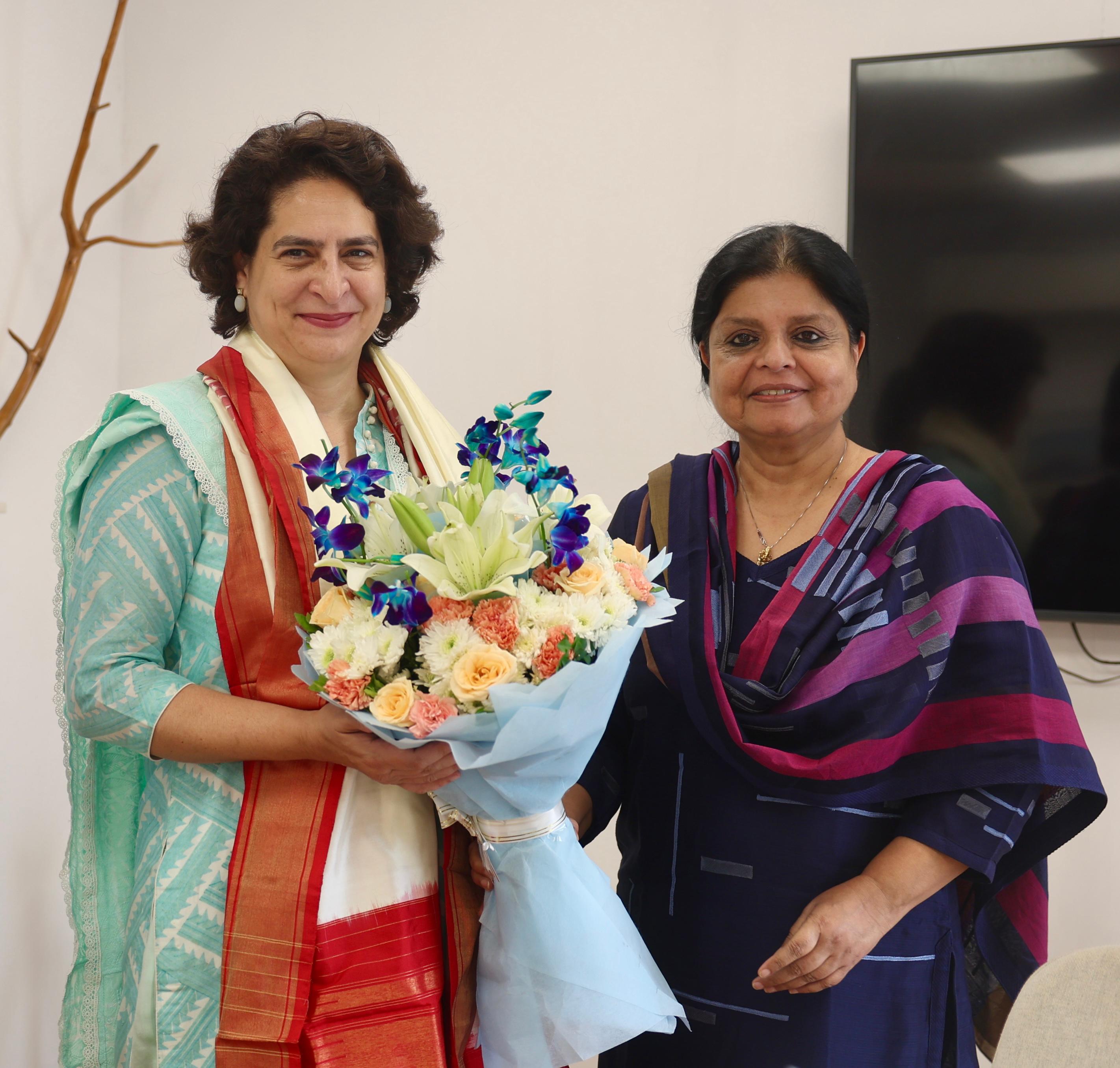 ప్రియాంక గాంధీతో తెలంగాణ సీఎం రేవంత్ రెడ్డి భేటీ.. | Telangana CM ...