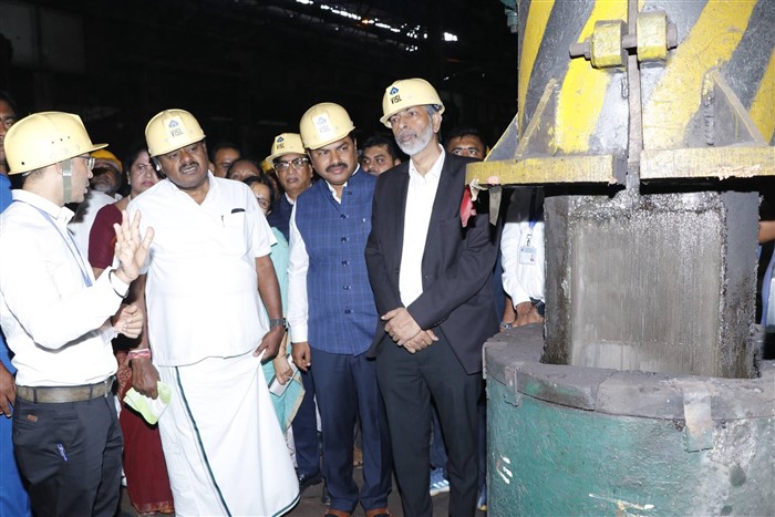 ಭದ್ರಾವತಿ ವಿಐಎಸ್‌ಎಲ್‌ಗೆ ಸಚಿವ ಎಚ್. ಡಿ. ಕುಮಾರಸ್ವಾಮಿ ಭೇಟಿ | Union Minister ...