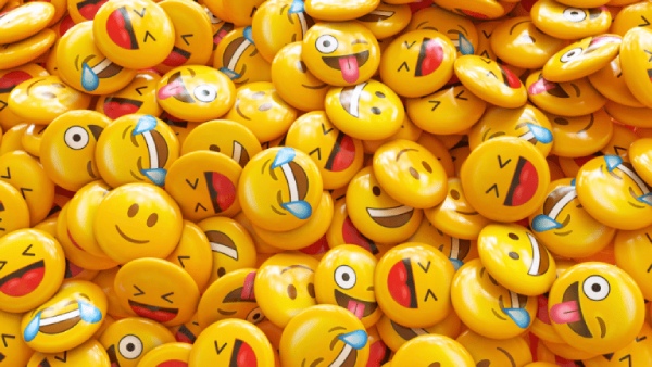 World Emoji Day 2024: वर्ल्ड इमोजी डे पर जानें इमोटिकॉन के येलो होने की ...