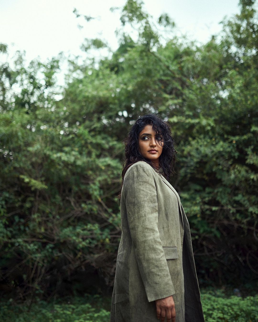 వలపులతో విందుతో సెగలు పుట్టిస్తున్న ఈషా రెబ్బ.. డోస్ మాములుగా లేదులే ...