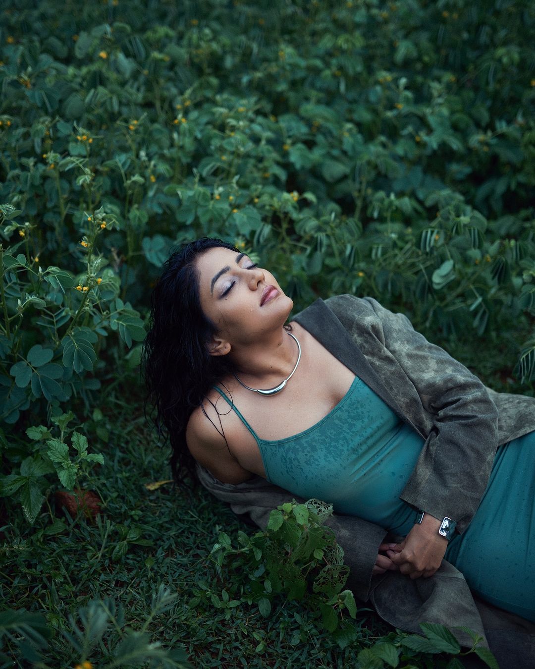 వలపులతో విందుతో సెగలు పుట్టిస్తున్న ఈషా రెబ్బ.. డోస్ మాములుగా లేదులే ...