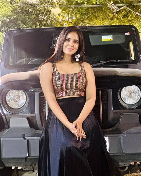 மாடர்ன் உடையில் கலக்கல் போஸ்.. சீரியல் நடிகையின் லேட்டஸ்ட் க்ளிக்ஸ் ...