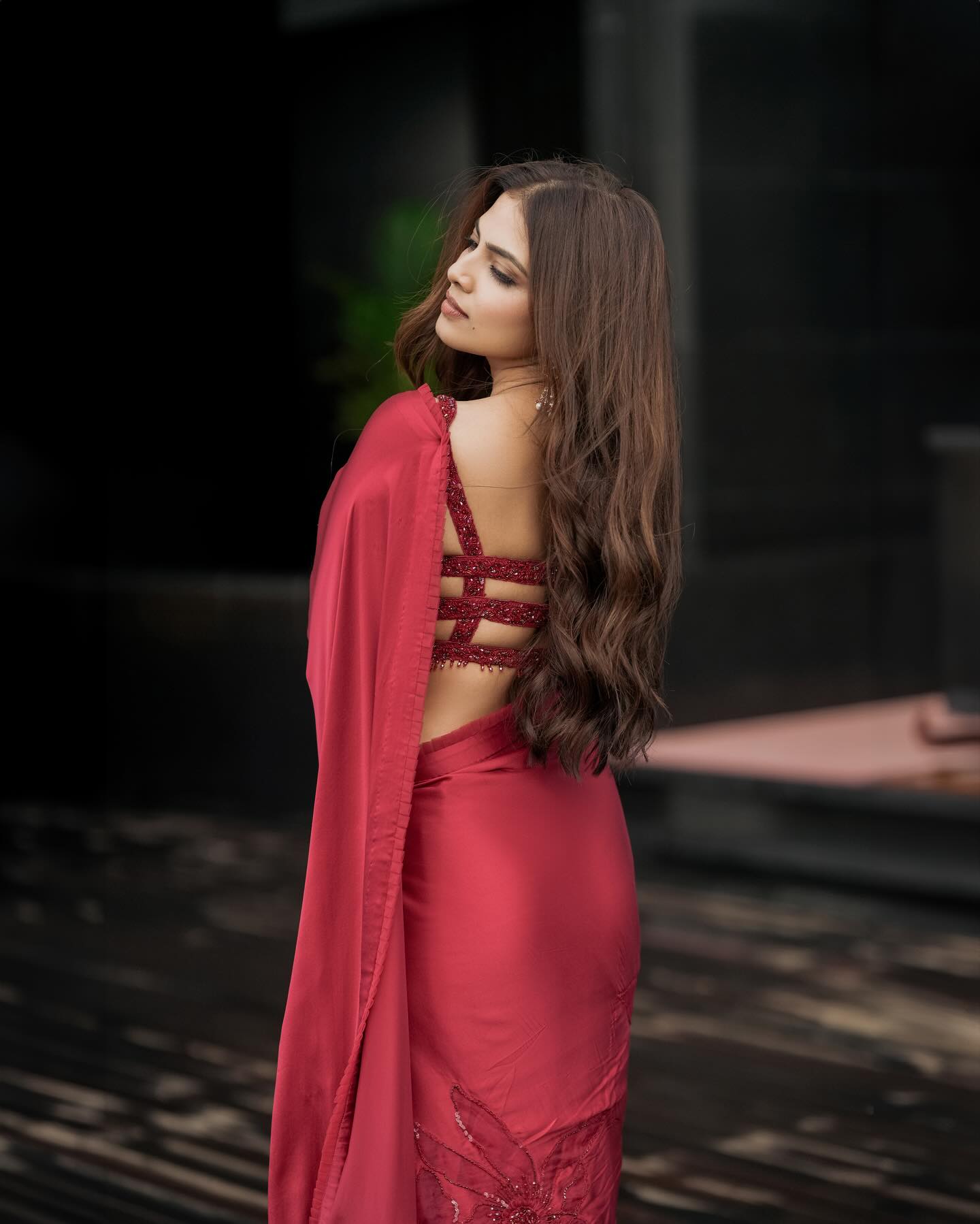 பட ப்ரோமோஷன் கேப்பில் நச்சுன்னு ஒரு போட்டோஷூட்.. 'தங்கலான்' பட ...