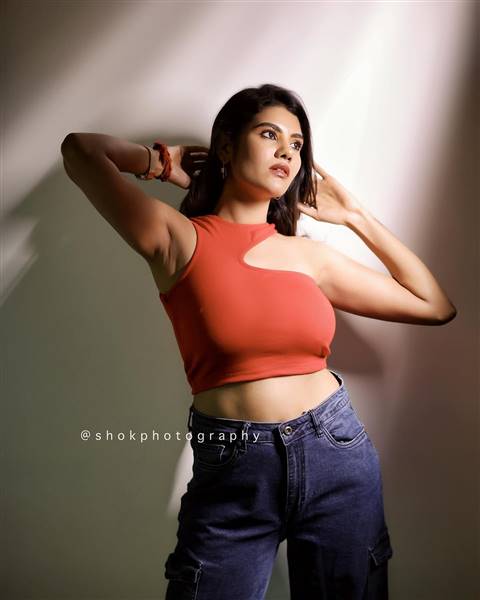 பாவாடை சட்டையில் செம போஸ்.. சீரியல் நடிகையின் வேற லெவல் போட்டோஸ் ...