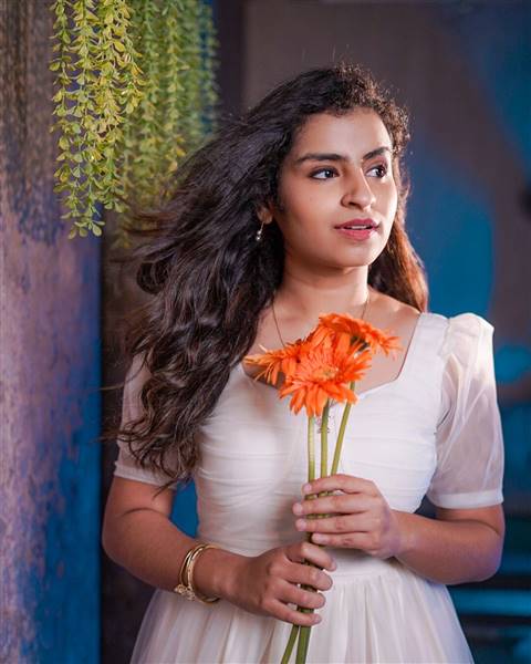 பிளாக் அவுட்பிட்டில் ஸ்டன்னிங் போஸ்.. நடிகை சிவாங்கியின் லேட்டஸ்ட் ஸ்டில்ஸ்! | Actress Sivaangi ...