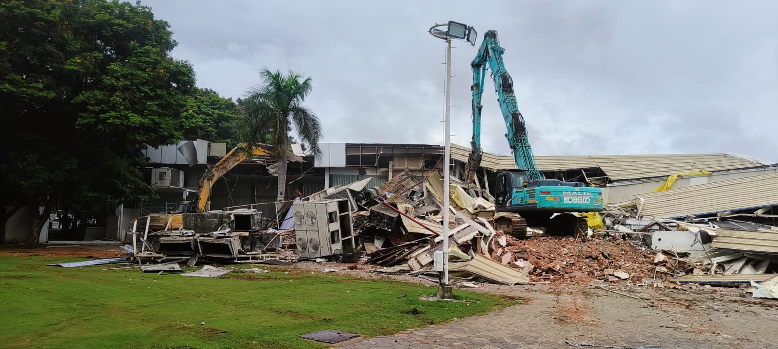 హీరో నాగార్జున ఎన్ కన్వెన్షన్ కూలివేత.. అక్రమ కట్టడాలపై హైడ్రా స్పెషల్ ...