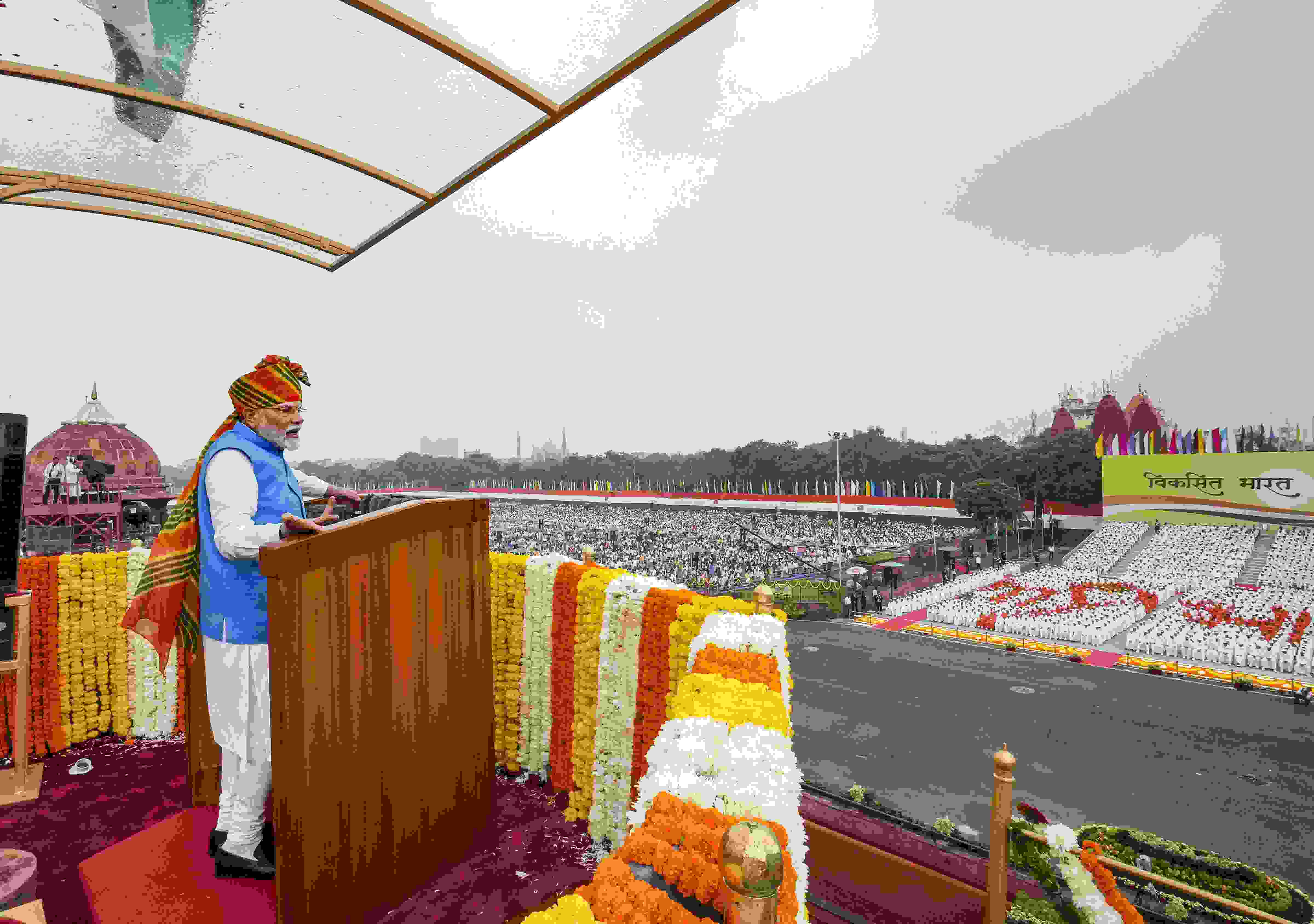 దేశవ్యాప్తంగా స్వాతంత్య్ర దినోత్సవ వేడుకలు.. ఎర్రకోటపై జాతీయ జెండాను ...