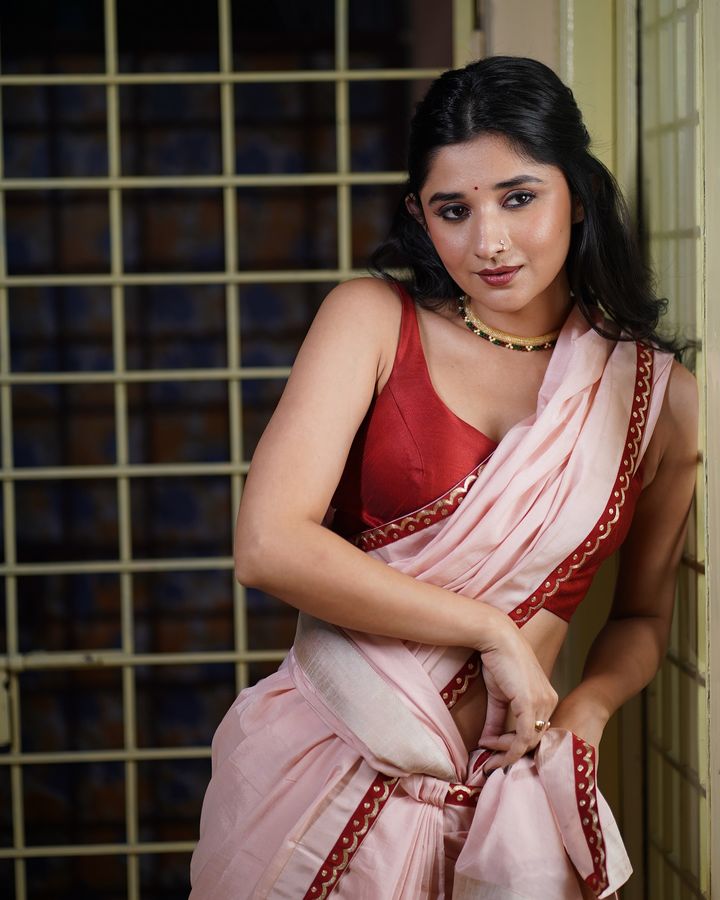 सिंपल साड़ी में कहर बरपाती दिखीं कनिका मान, एक्ट्रेस की खूबसूरती देख घायल हुए फैंस | Tv Actress ...