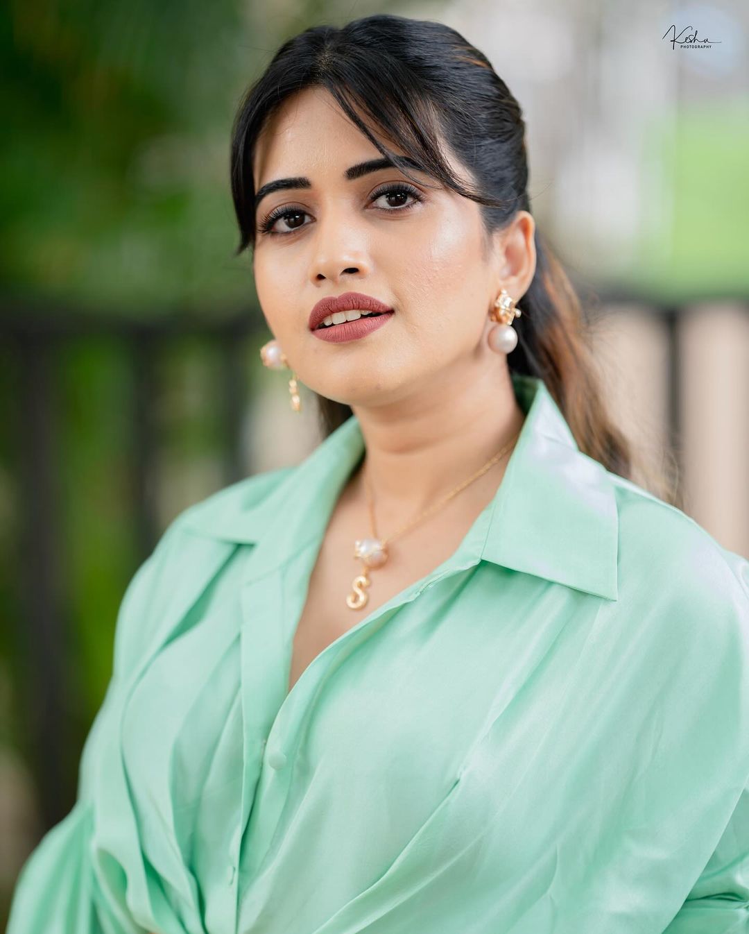 ముద్దులతో మురిపిస్తున్న స్రవంతి చొక్కారపు.. ఫుల్ జోరులో ఉందిగా! | TV ...