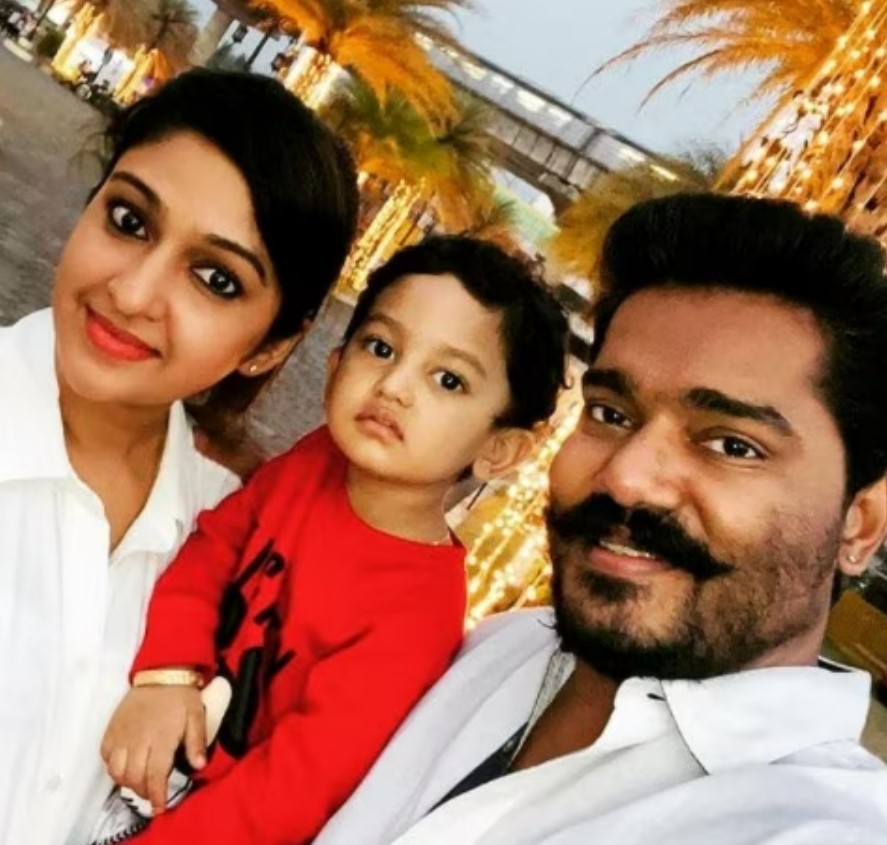 விஜயின் 'காவலன்' பட நடிகையை நியாபகம் இருக்கா? இப்போ எப்படி இருக்காங்கன்னு பாருங்க! | Vijays ...