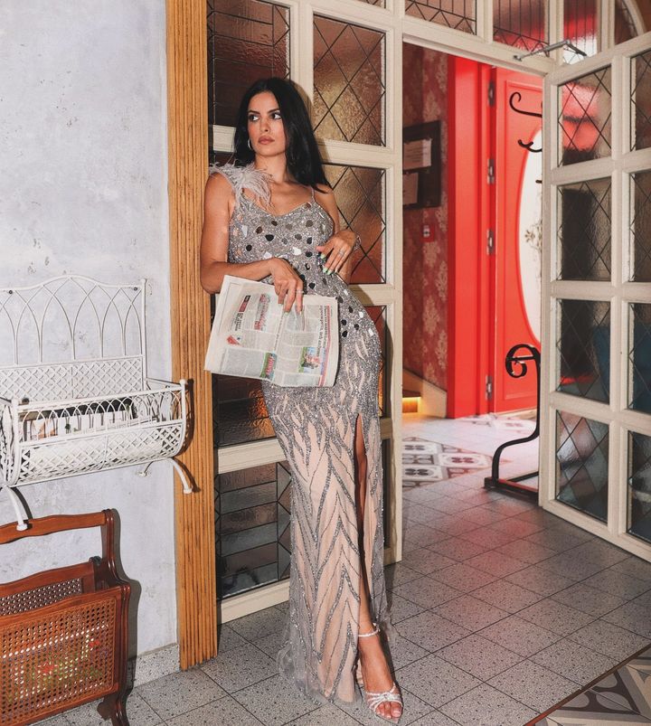 थाई स्लिट गाउन पहन नताशा स्तांकोविक ने लगाया ग्लैमर का तड़का, हॉट फोटोज ...