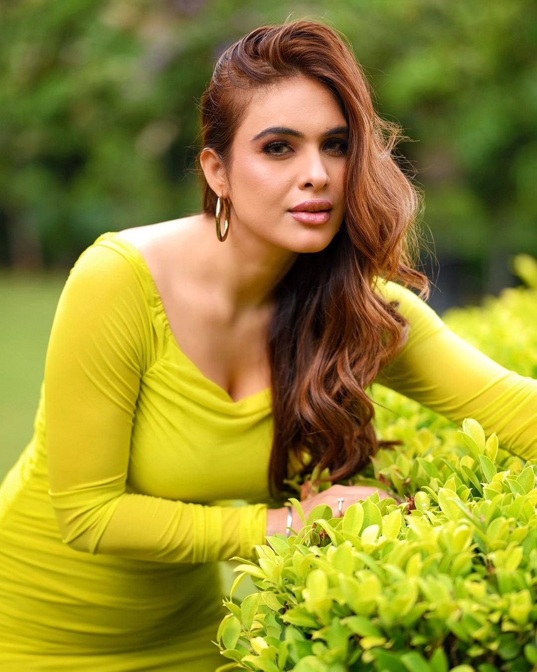 మత్తెక్కించే అందచందాలతో మాయ చేస్తున్న నేహా మాలిక్ | Bollywood Actress ...