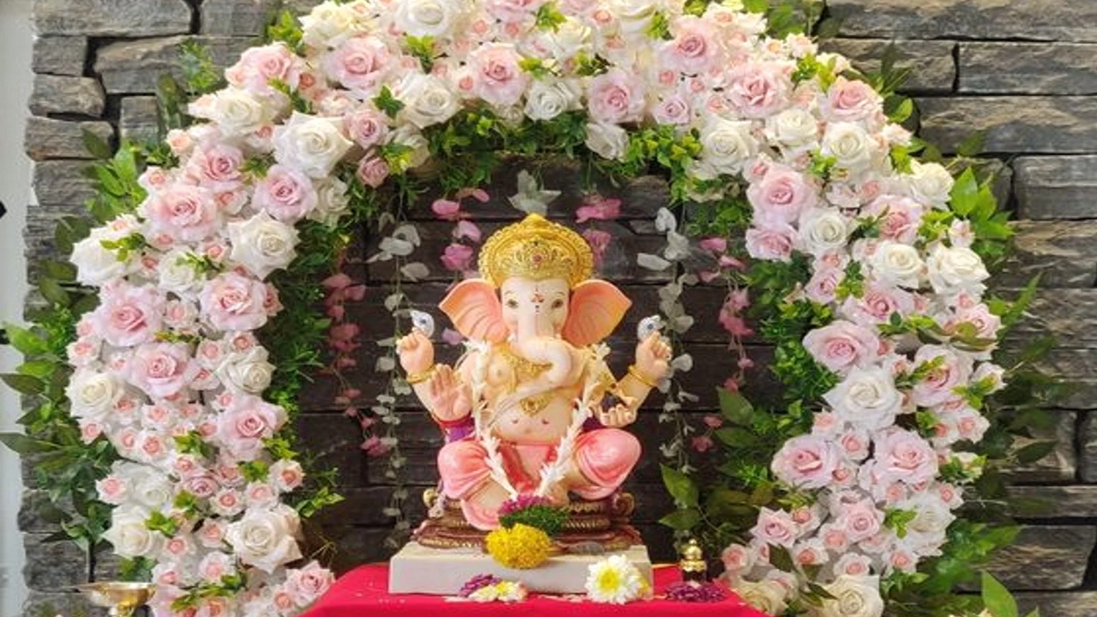 Ganesh Chaturthi 2024: घर पर इस थीम से सजाएं गणपति के पंडाल, आस-पड़ोस ...