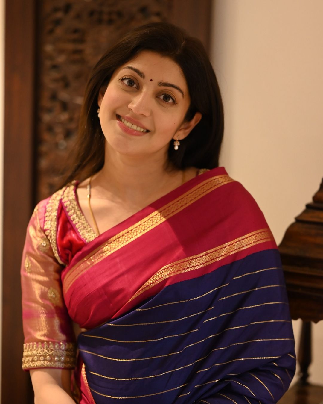 పట్టుచీరలో మైమరిపిస్తున్న బాపు గారి బొమ్మ ప్రణీత సుభాష్. | Praneetha ...