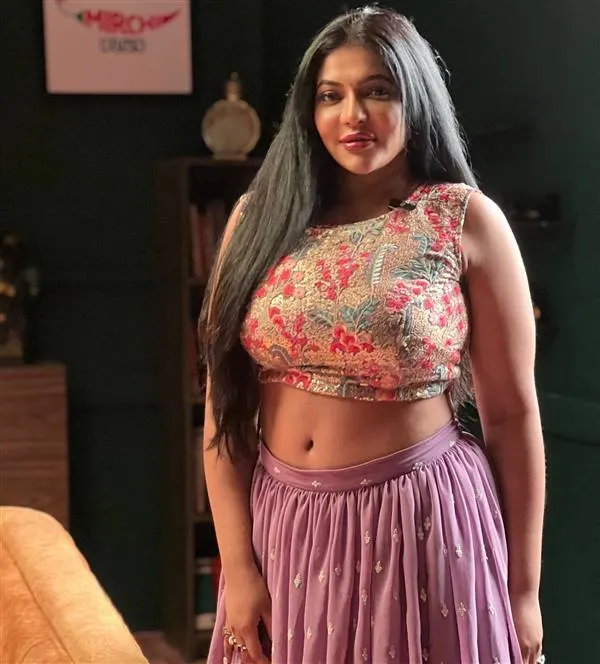 ஃபிட்னஸ் ஃப்ரீக்காக மாறிய 'பாக்கியலட்சுமி' சீரியல் நடிகை.. டைட்டான உடையில் கிளாமர் போஸ் கொடுத்த ...