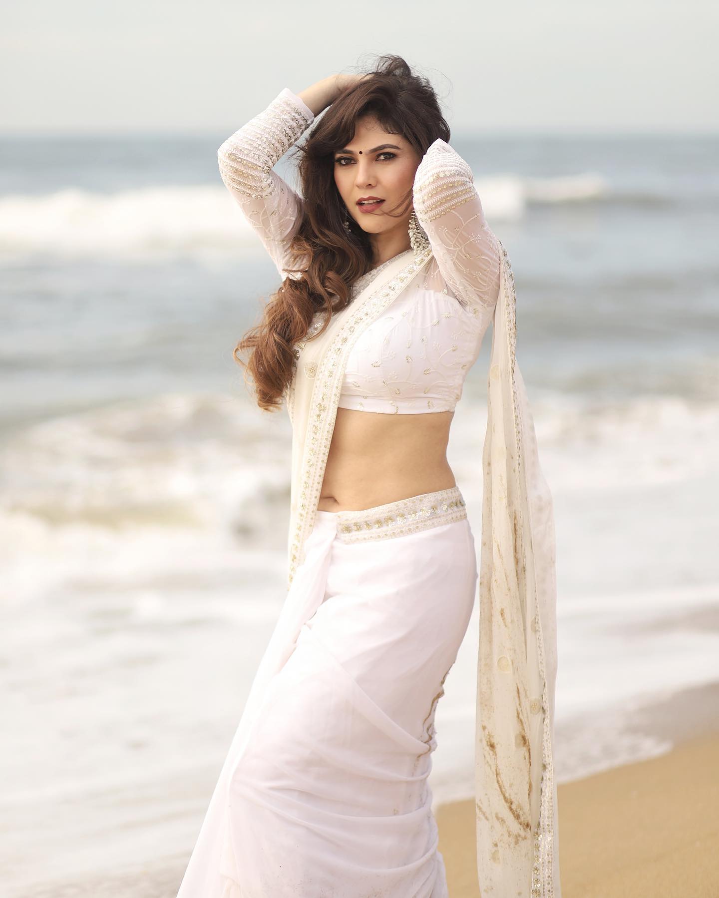 கேஷுவல் லுக்கில் கலக்கல் போஸ் கொடுத்த பிக் பாஸ் ஷெரின்.. லேட்டஸ்ட் கிளாம் பிக்ஸ்! | Sherin ...