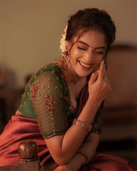 பிக்பாஸில் கலக்கிய நடிகையா இது? இப்போ இங்கையும் வந்துட்டாங்களா! | Bigboss Famous Abhirami ...