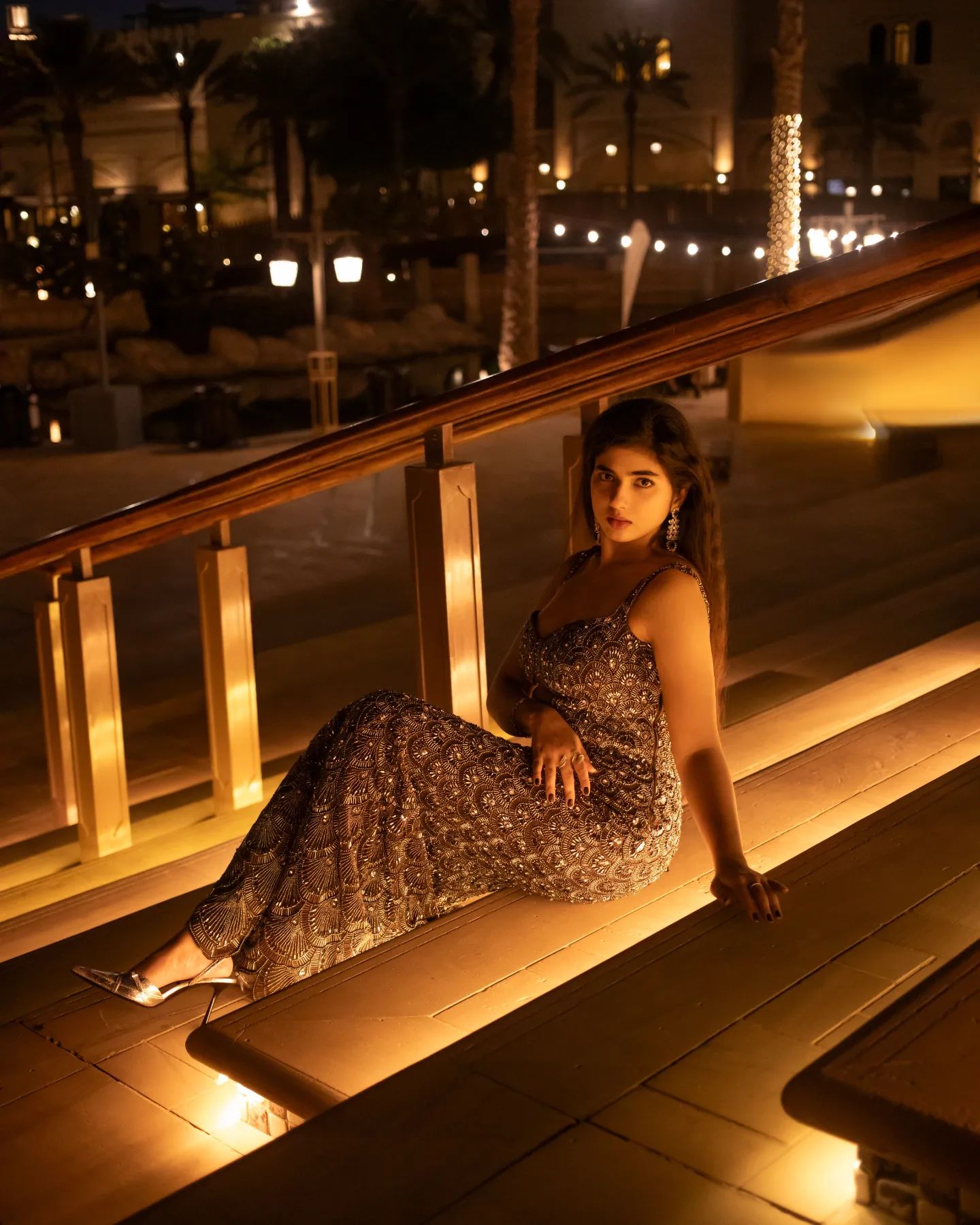 மாடர்ன் உடையில் கிளாமர் போட்டோஷூட்.. பிரக்யா நாக்ராவின் லேட்டஸ்ட் ...