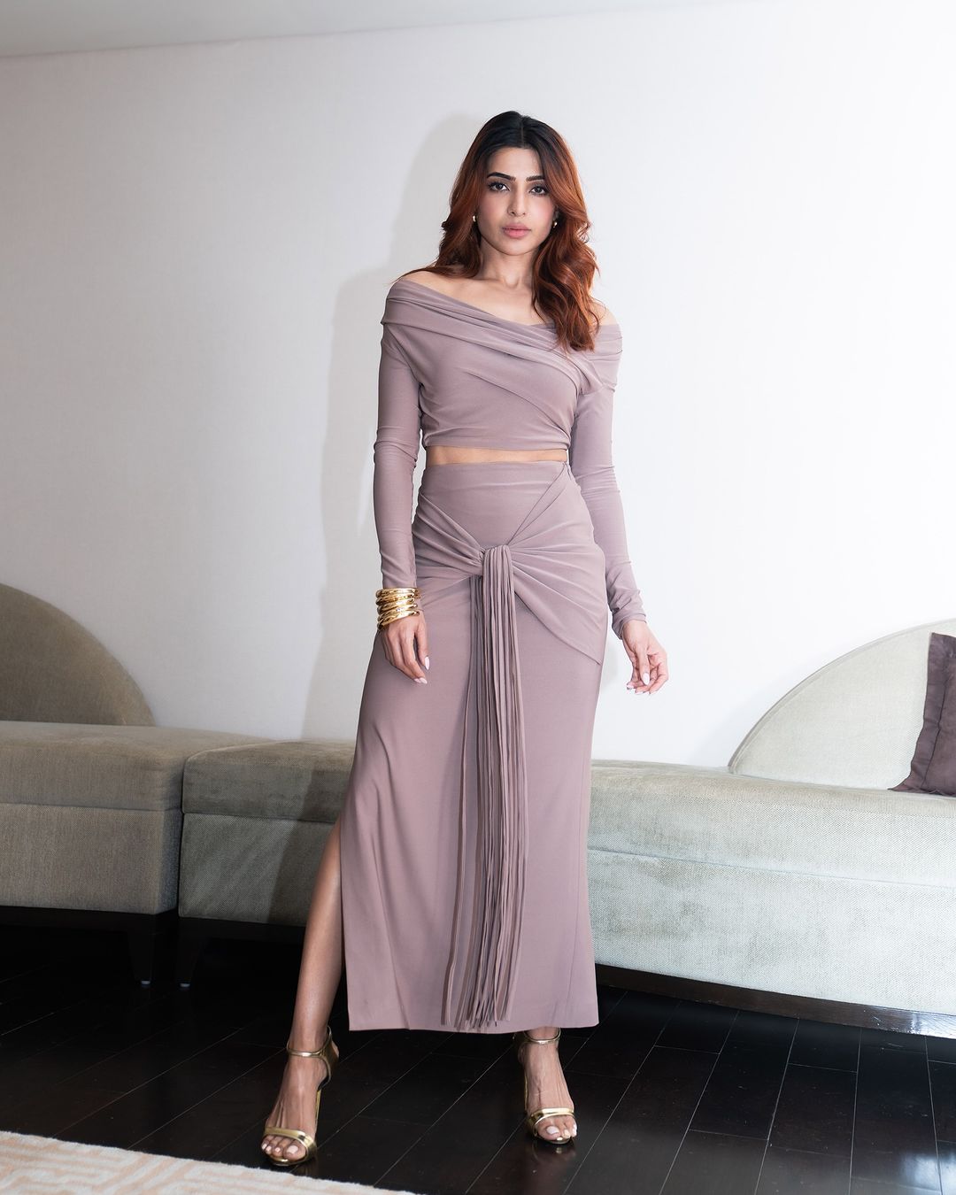 స్టన్నింగ్ అందాలతో మాయ చేస్తున్న సమంత | Samantha Ruth Prabhu ...