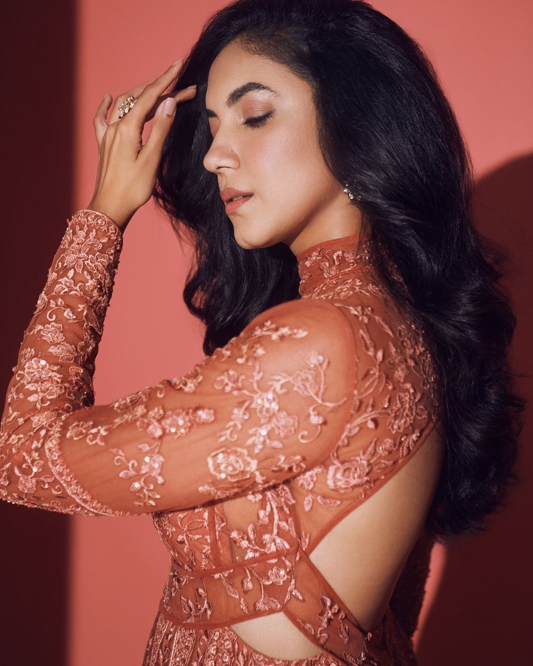 కూట్ లుక్స్‌తో మైమరిపిస్తున్న రీతు వర్మ Telugu Actress Ritu Varma Cute Looks Goes Viral