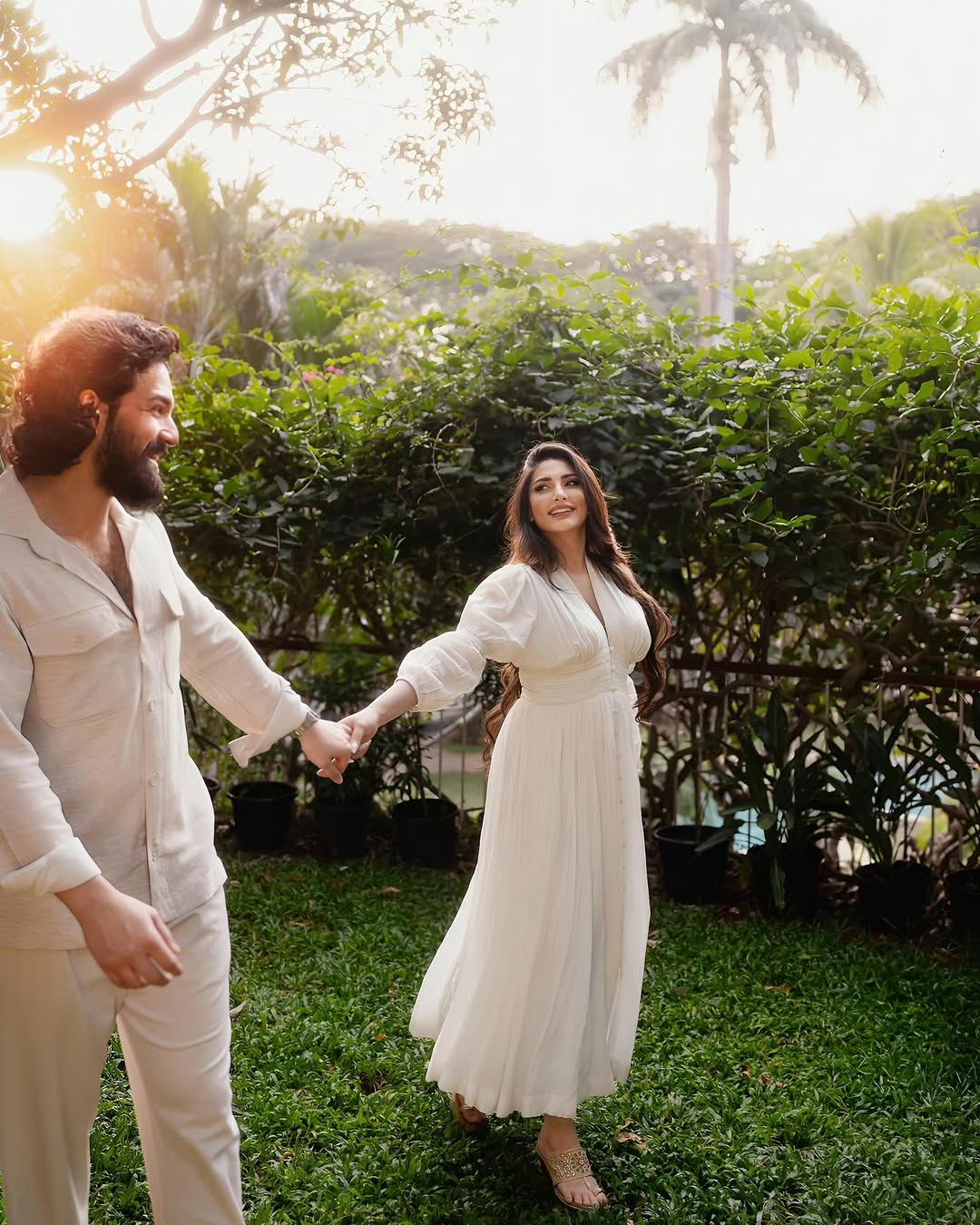 చడి చప్పుడు లేకుండా జైనాబ్ రవ్జీతో అక్కినేని అఖిల్ నిశ్చితార్థం. | Akkineni Nagarjuna Officially ...